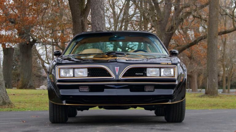 The Iconic 1977 Pontiac Trans Am SE That Made the Bandit Famous - FAST ...