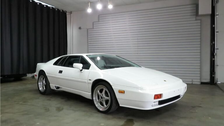 The Car That Made Julia Roberts a Pretty Woman: 1989 Lotus Esprit SE ...
