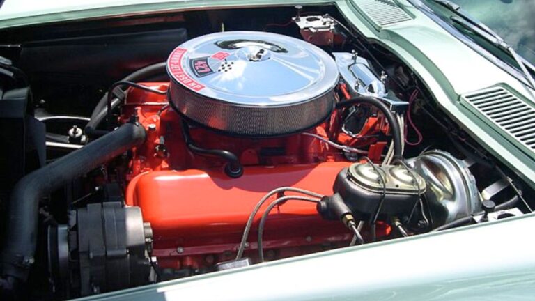 Chevy’s 427 or Mopar’s 426 Hemi—Which Engine is Better? - FAST LANE ONLY