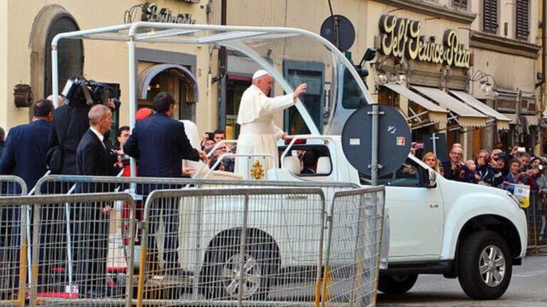 The Cars That Drive the Pope - FAST LANE ONLY