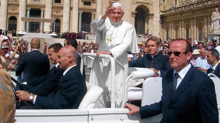 The Cars That Drive the Pope - FAST LANE ONLY