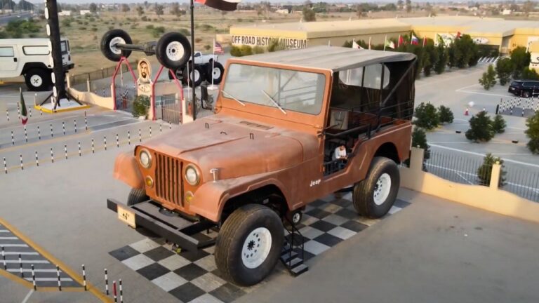 The World’s Biggest Hummer - FAST LANE ONLY