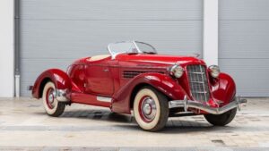 Classic Cars Powered by Straight-8 Engines - FAST LANE ONLY