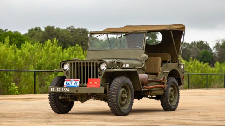 Military Jeeps Through the Years - FAST LANE ONLY