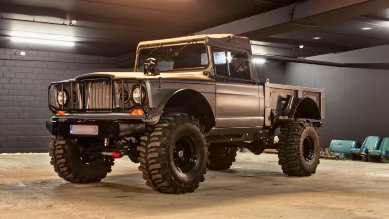 Military Jeeps Through the Years - FAST LANE ONLY
