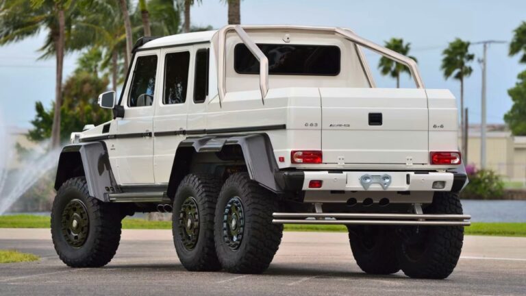 A Ride on the Wild Side: Mercedes G63 6x6 - FAST LANE ONLY