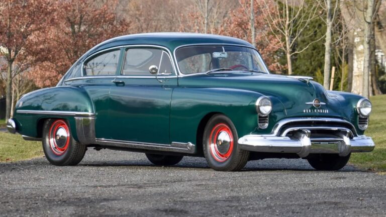 The Rocket 88: Detroit’s First Muscle Car - FAST LANE ONLY