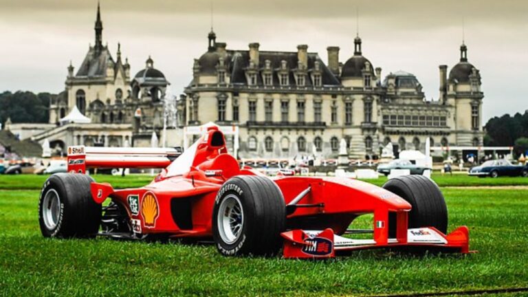Ferrari vs Lamborghini: Who’s the True Icon? - FAST LANE ONLY