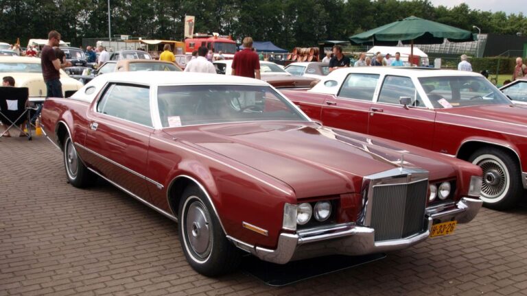 9 luxury coupes from the ’70s collectors are rediscovering - FAST LANE ONLY