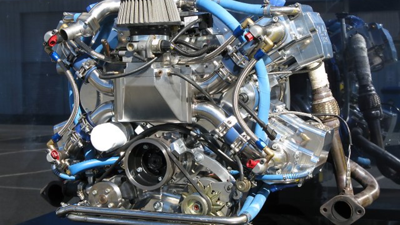 Inline engines that refused to die - FAST LANE ONLY