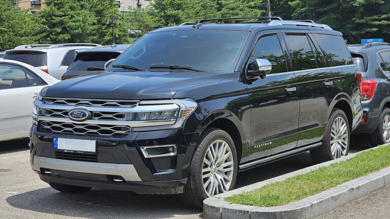 12 Big cars with surprising performance - FAST LANE ONLY
