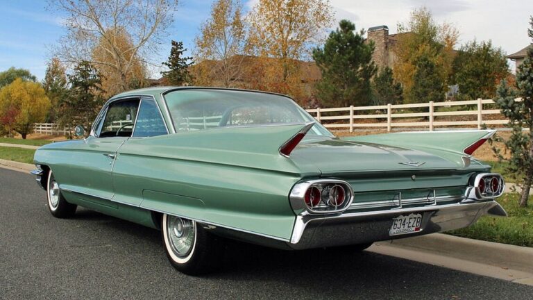 Why did cars in the ’50s have huge tailfins? The origins - FAST LANE ONLY