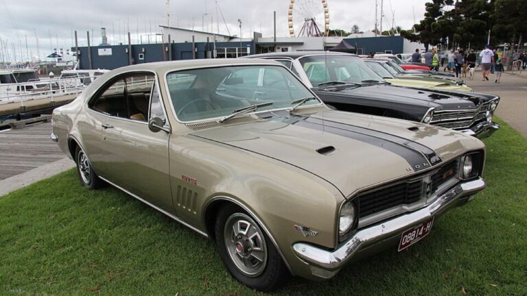 Why did classic cars use wing windows? The forgotten feature - FAST ...
