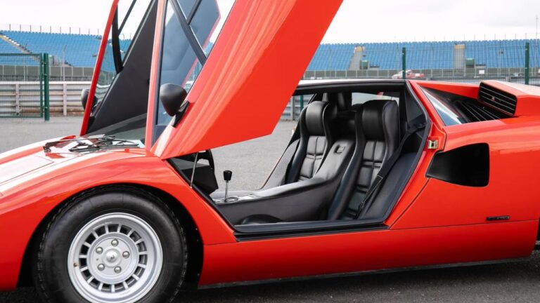 1975 Lamborghini Countach LP400 Periscopio in photos - FAST LANE ONLY
