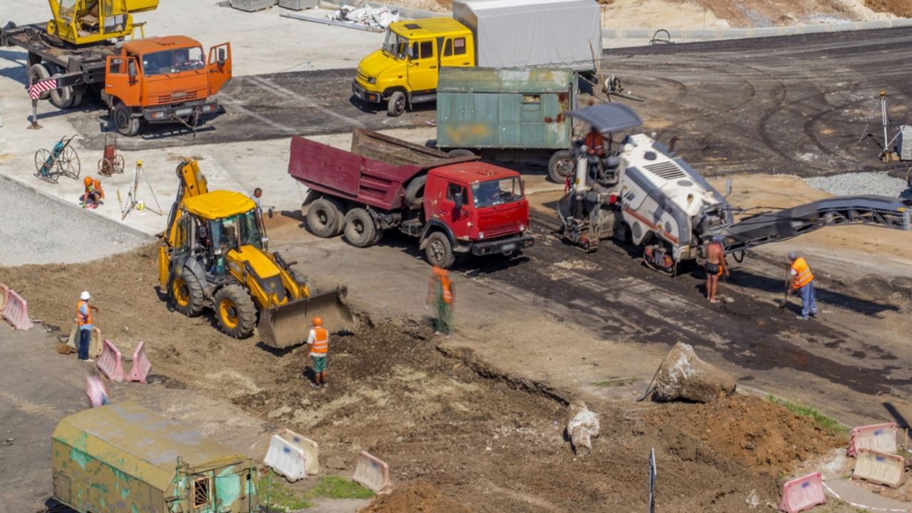 The machines used to build the first major highways - FAST LANE ONLY