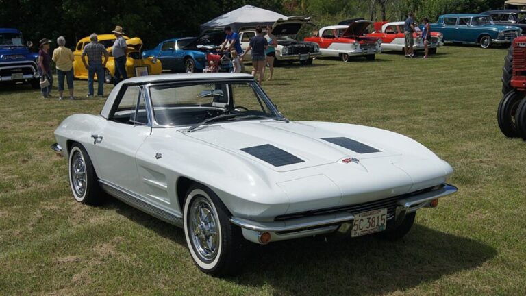 10 Cars that pioneered curved glass styling - FAST LANE ONLY