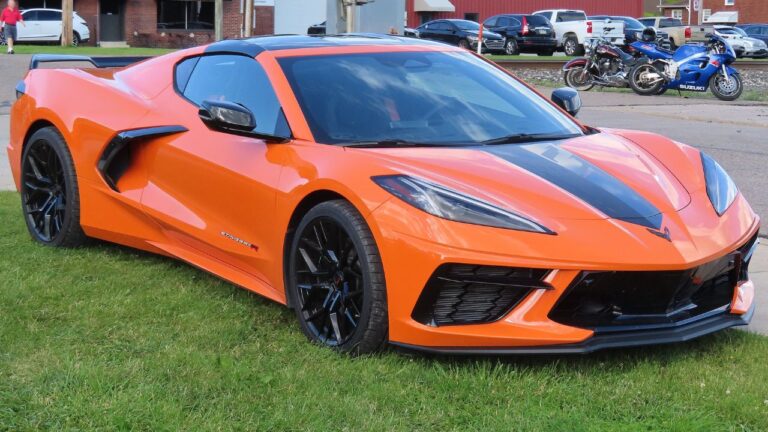 12 Modern muscle cars with retro styling cues - FAST LANE ONLY