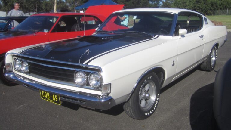 When Ford introduced the 428 Cobra Jet Torino and what it’s worth now ...