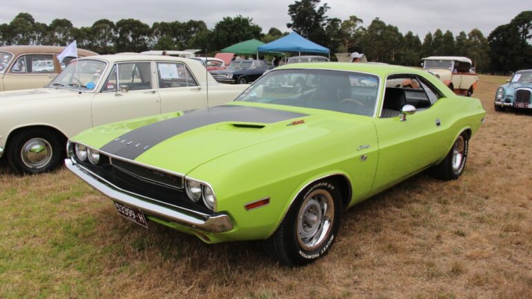What years Dodge produced the Challenger R/T 440 and what they’re worth ...