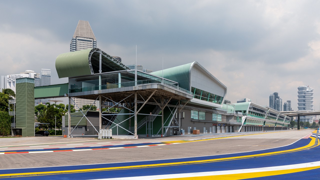 How F1 pit wall strategy decides championships - FAST LANE ONLY