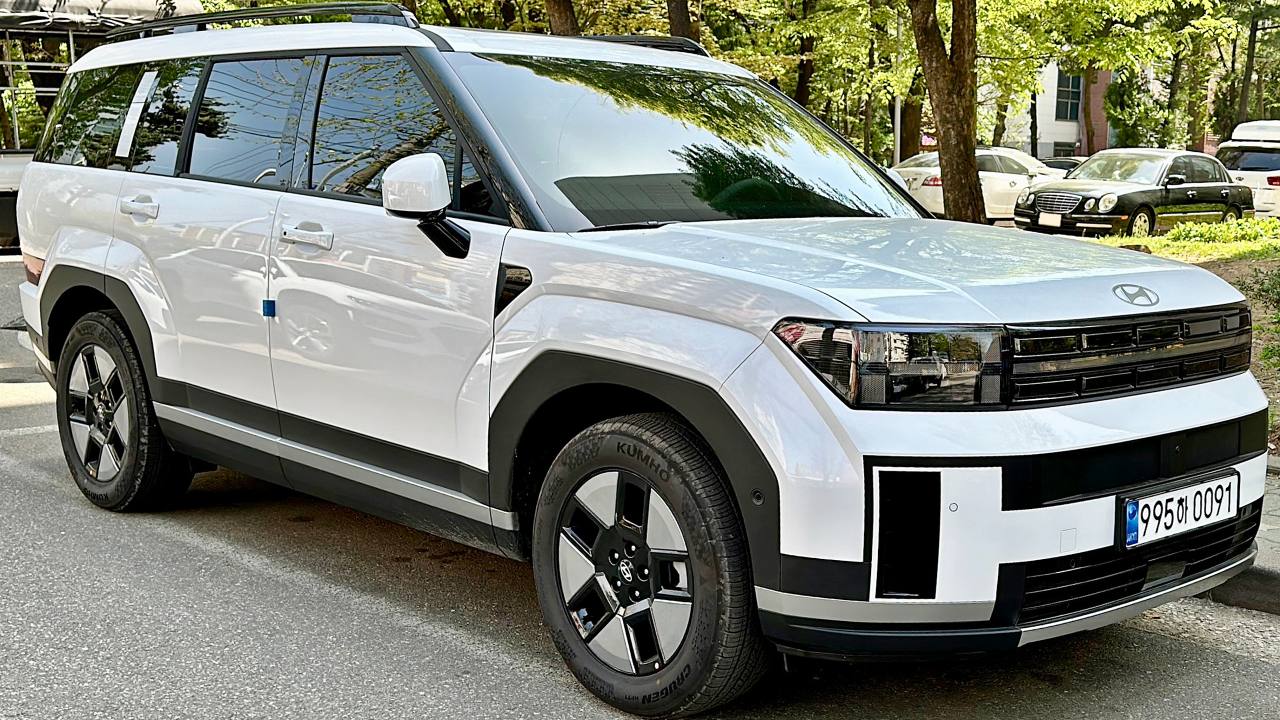 Hyundai’s radical EV SUV prototype spotted using Santa Fe as test mule ...