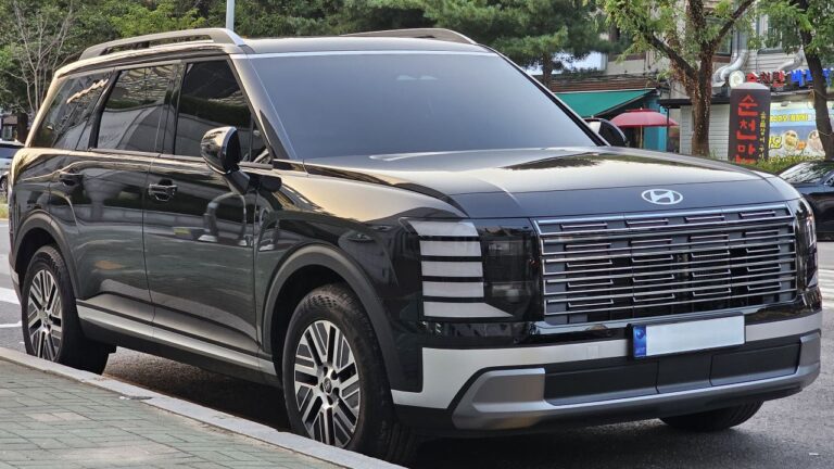 Hyundai hiked Palisade Hybrid price and families are still stampeding ...