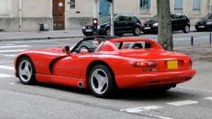 The Dodge Viper RT/10 was so raw early buyers compared it to a race car ...